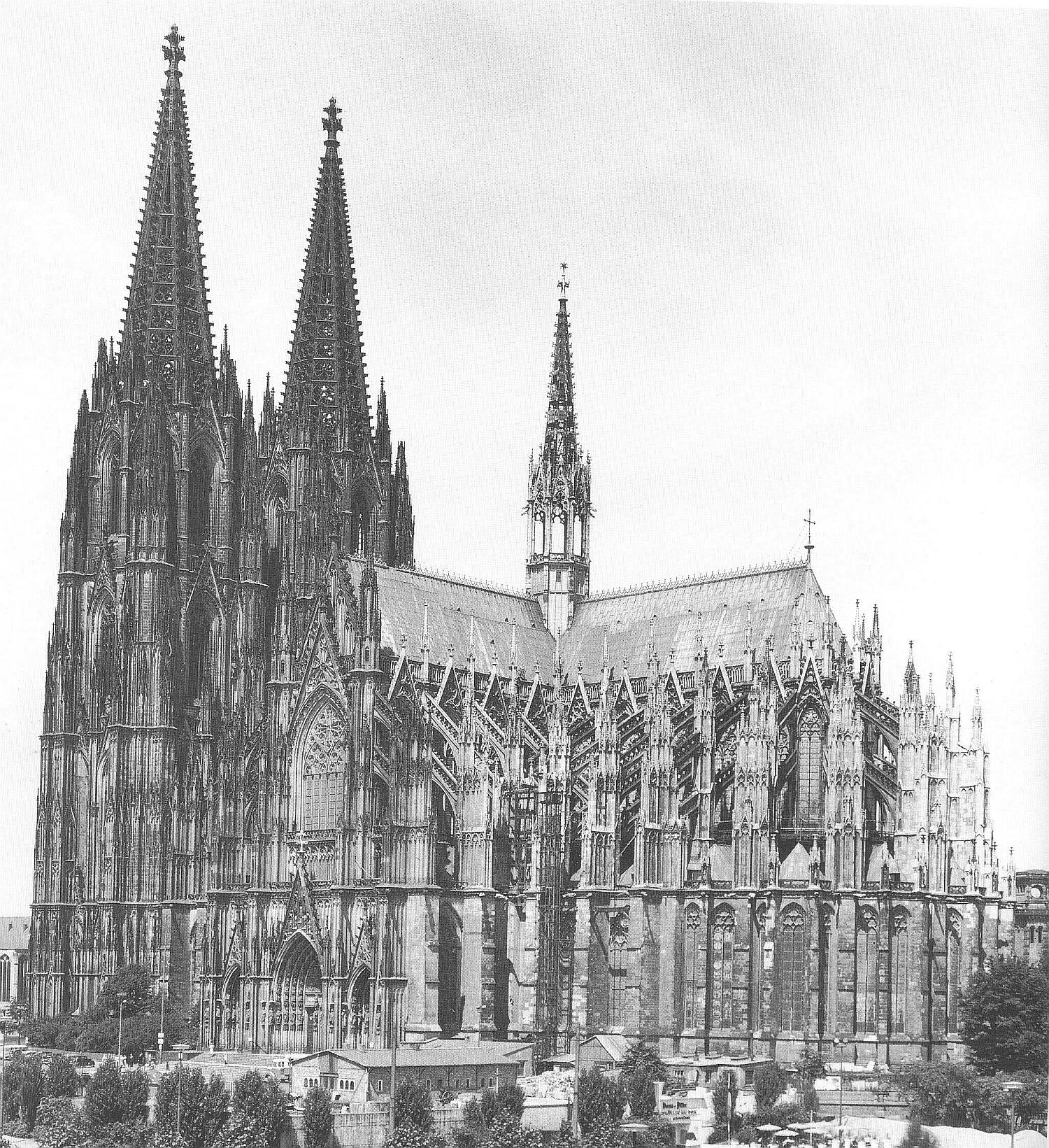 Wunderland bei Nacht: Die Fassaden von Köln